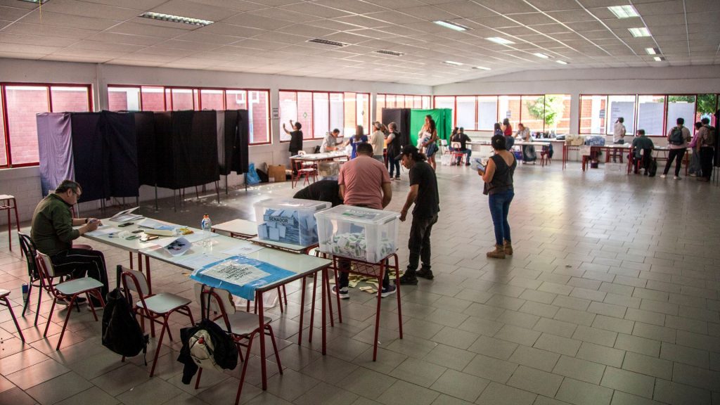 ¿Un nuevo centro?, ¿inmediatez? o voto protesta: expertos en la Mesa de ...